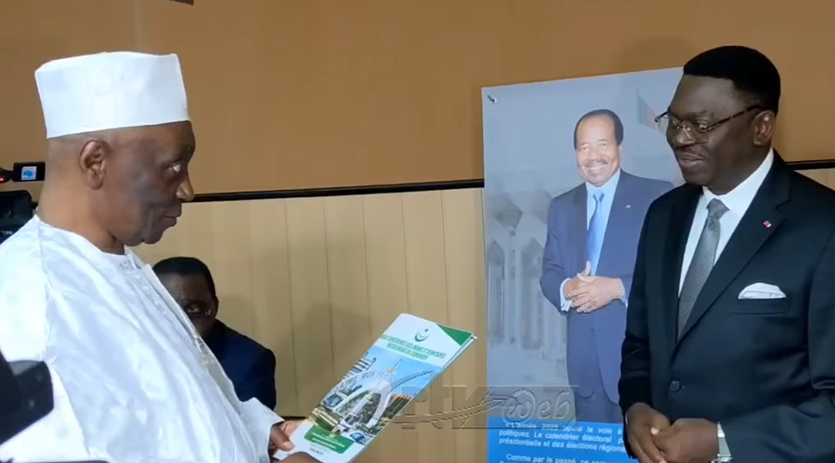 Voix sacrées, courants politiques : les imams se rangent derrière Paul ...